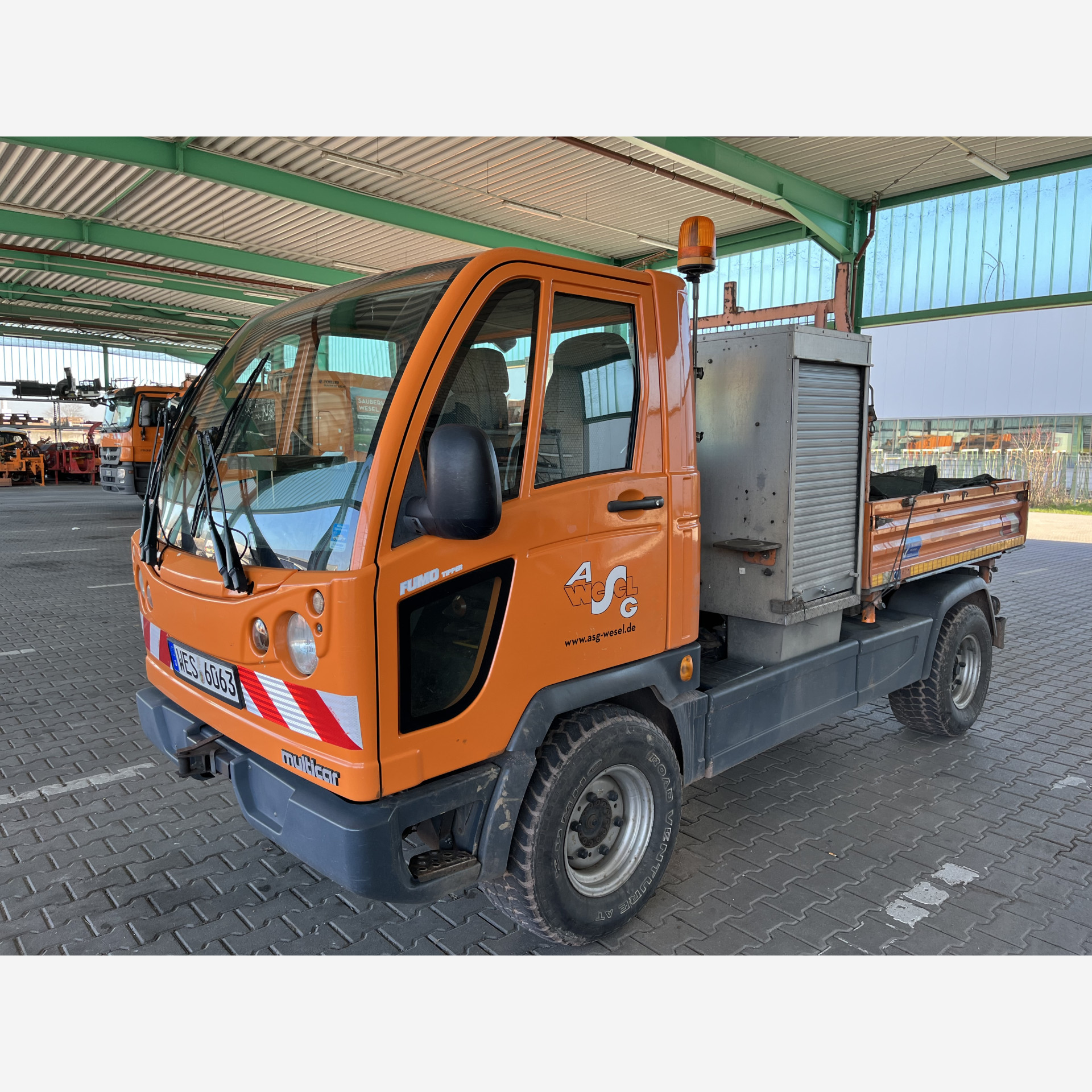 Multicar M30 mit Winterdienstausrüstung